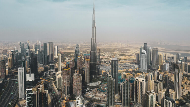 UAE Golden Visa now requires Dh30,000 basic salary for eligibility ...