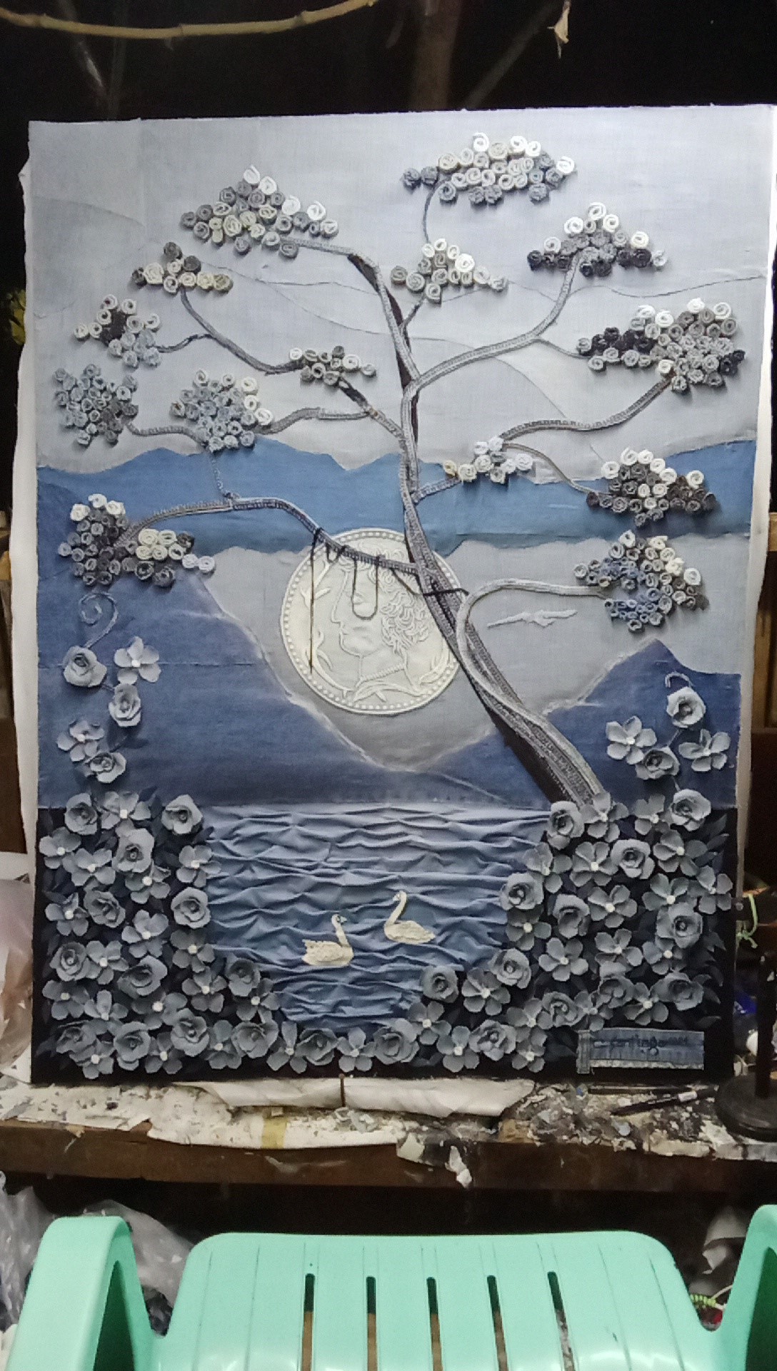 Pandemic shift: How a former OFW transformed old denim into art