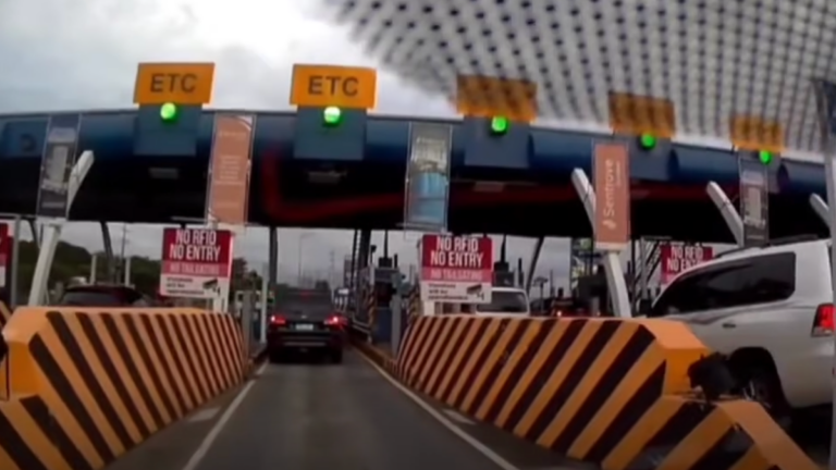 Robbery suspects open fire on police at NLEx tollgate, all three wounded